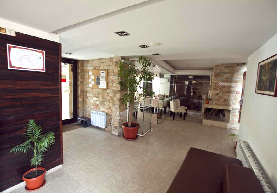 Почивка в Банско: Нощувка на човек със закуска + парна баня и сауна от ...